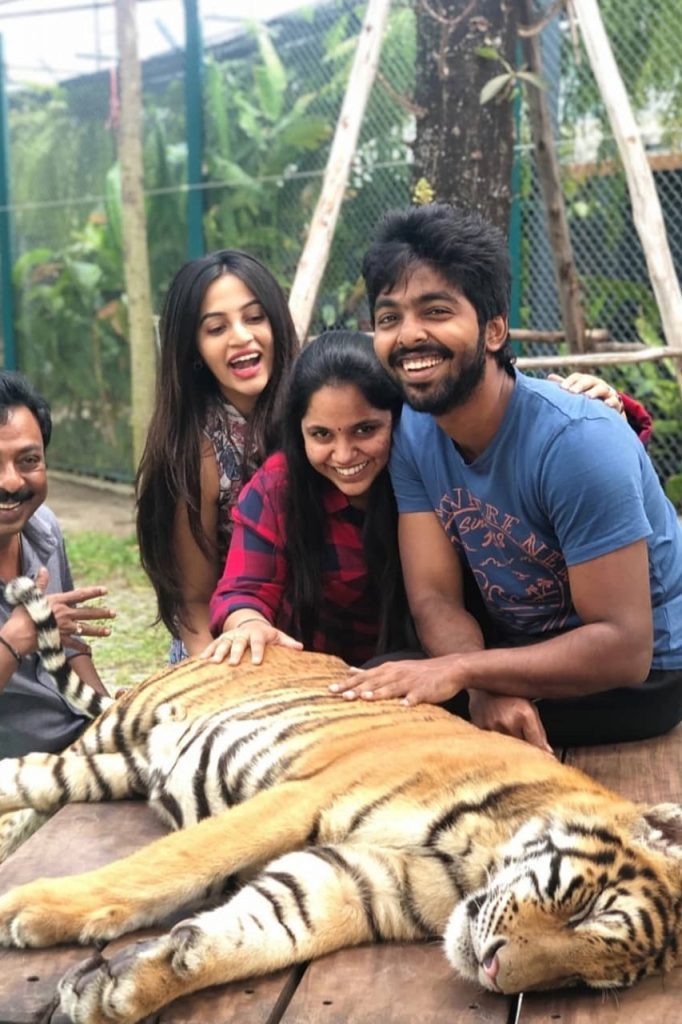 G.V.Prakash Kumar & Saindhavi – Family Pics - Suryan FM