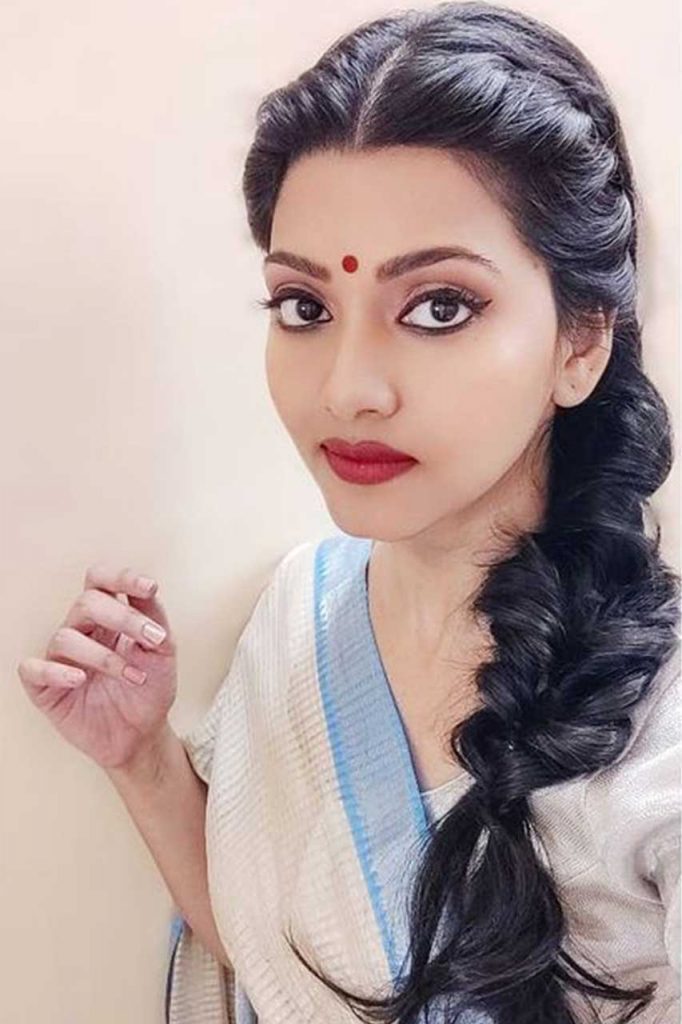 Actress ‘Thananya’ – Photo Gallery - Suryan FM