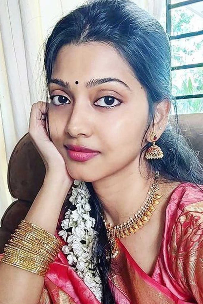 Actress ‘Thananya’ – Photo Gallery - Suryan FM