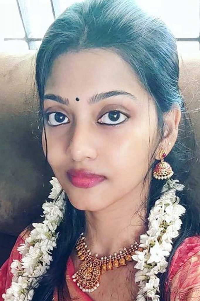 Actress ‘Thananya’ – Photo Gallery - Suryan FM