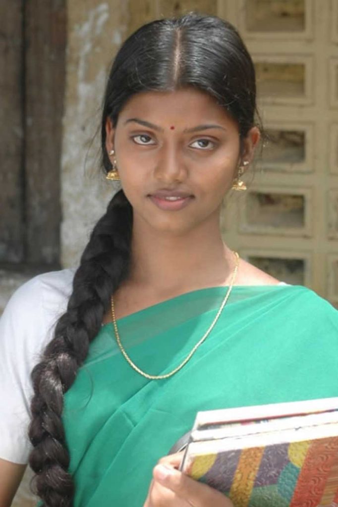 Actress ‘Thananya’ – Photo Gallery - Suryan FM