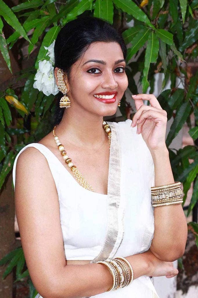 Actress ‘Thananya’ – Photo Gallery - Suryan FM