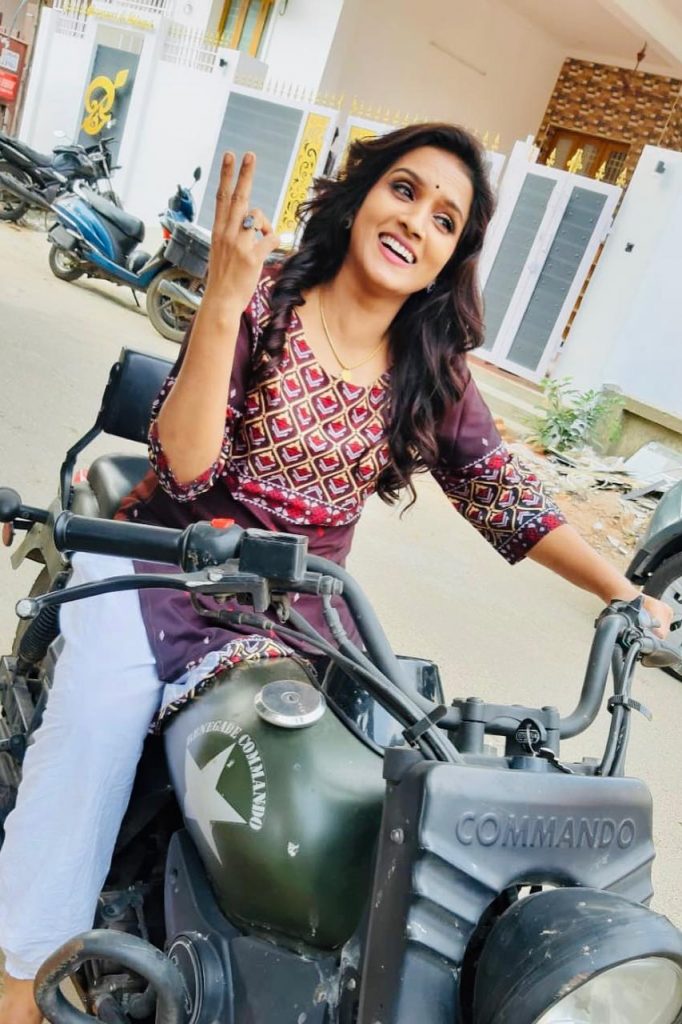 Actress Ammu Ramachandran- Photo Gallery - Suryan FM