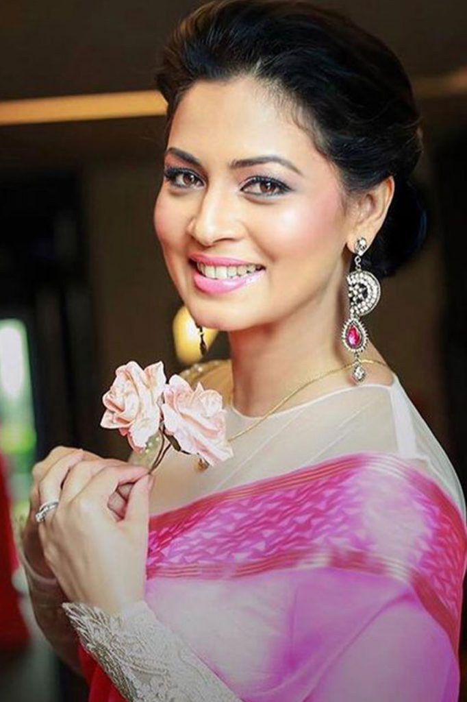 Actress Pooja- Photo Gallery - Suryan FM