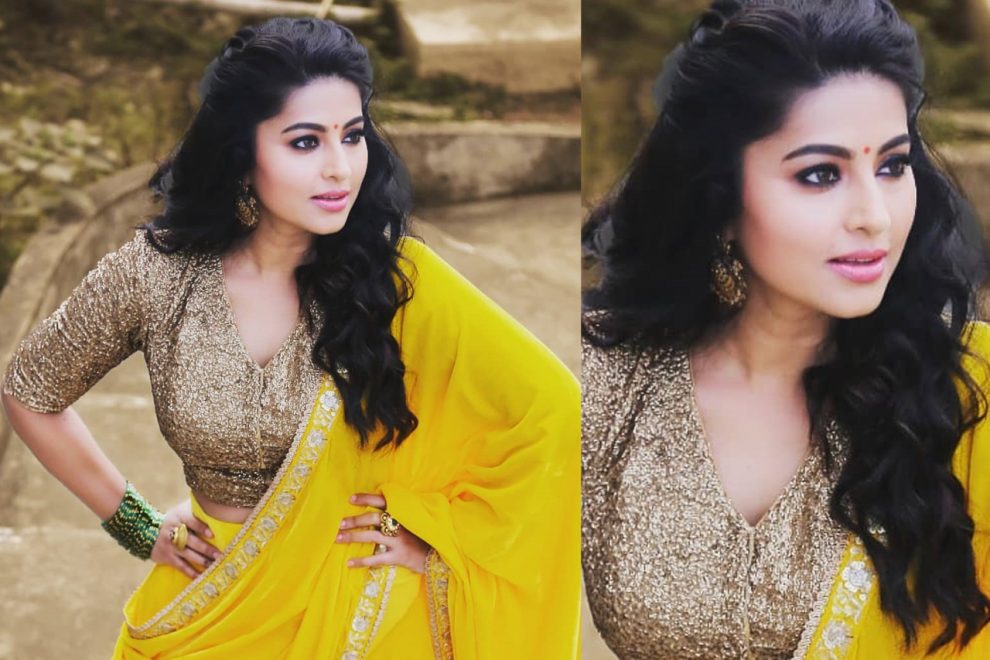 Actress Sneha – Photo Gallery - Suryan FM