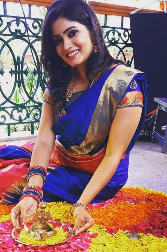 Actress Srithika – Photo Gallery - Suryan FM