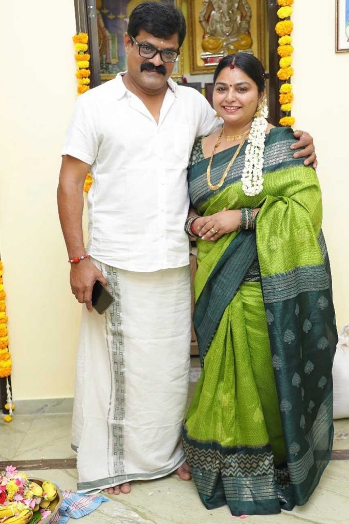 Bose Venkat & Sonia – Family Stills - Suryan FM