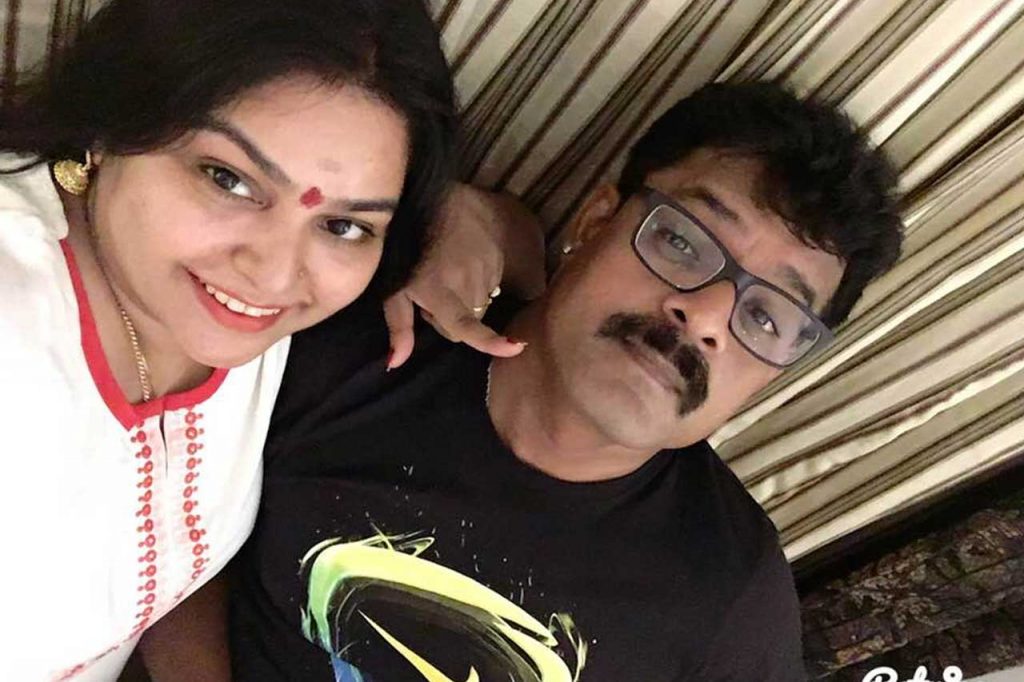 Bose Venkat & Sonia – Family Stills - Suryan FM