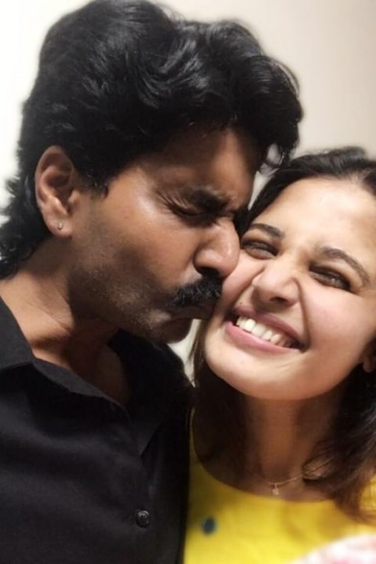 Prajin and Sandra Amy – Family stills - Suryan FM