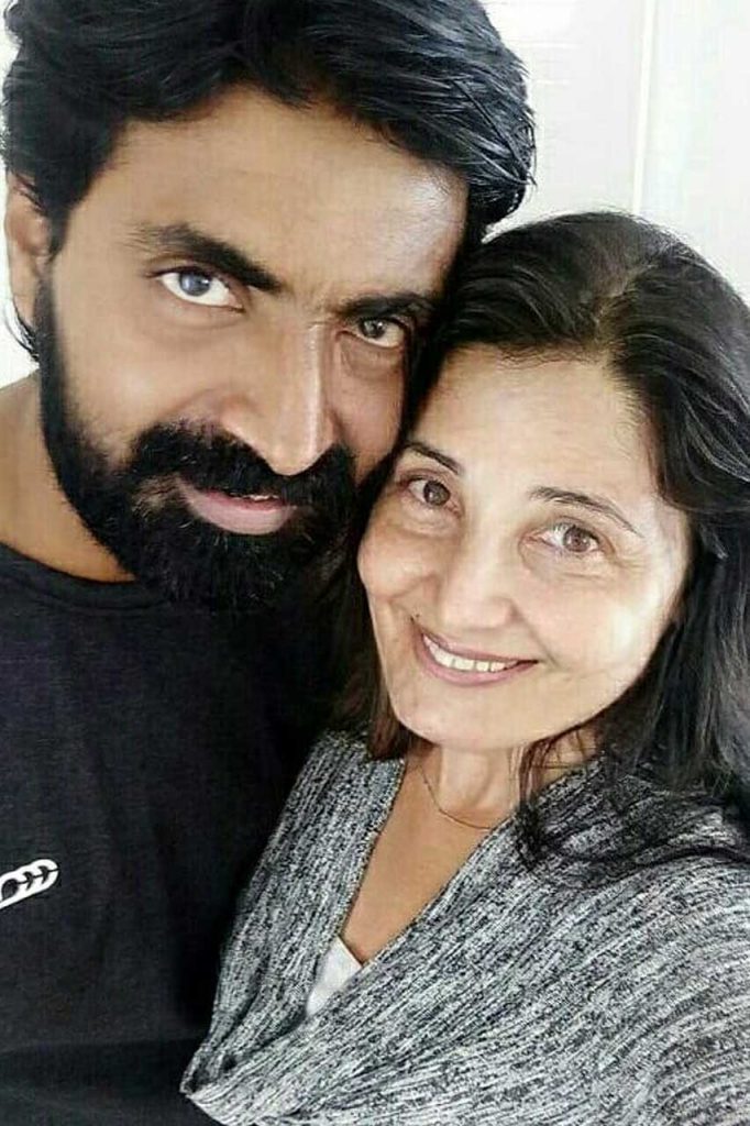 Prajin and Sandra Amy – Family stills - Suryan FM