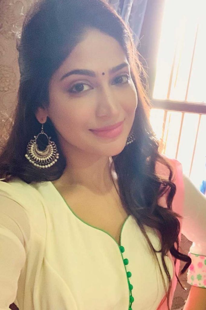 Actress Vijayalakshmi – Photo Gallery - Suryan FM