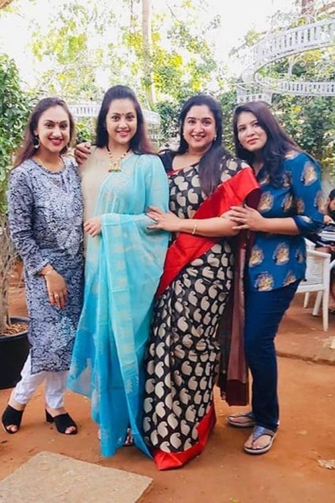 Actress Sangavi – Family stills - Suryan FM