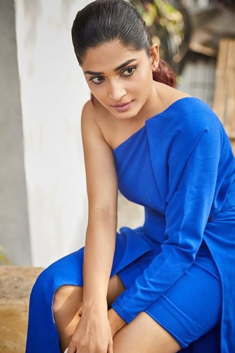 Actress Anagha – Photo Gallery – Suryan FM