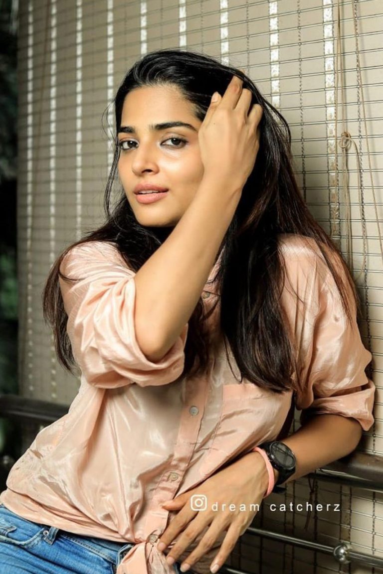 Actress Anagha – Photo Gallery - Suryan FM