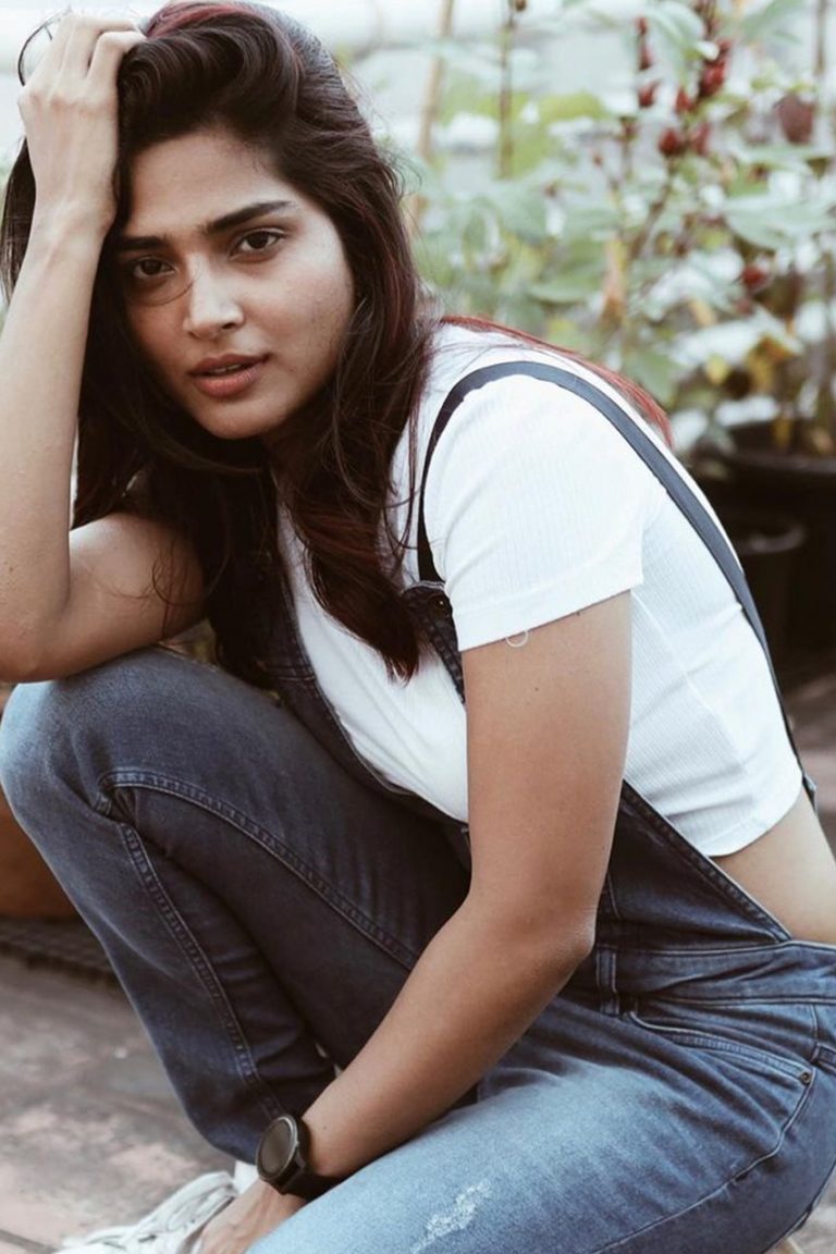 Actress Anagha – Photo Gallery – Suryan FM