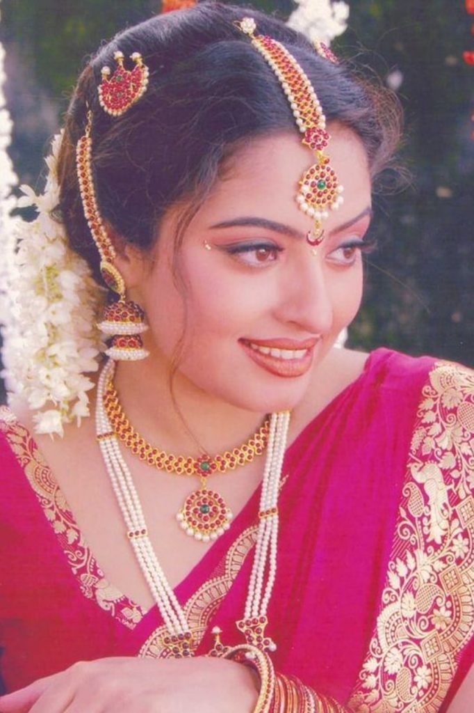 Mumtaz aka Mumtaj – Latest Stills - Suryan FM