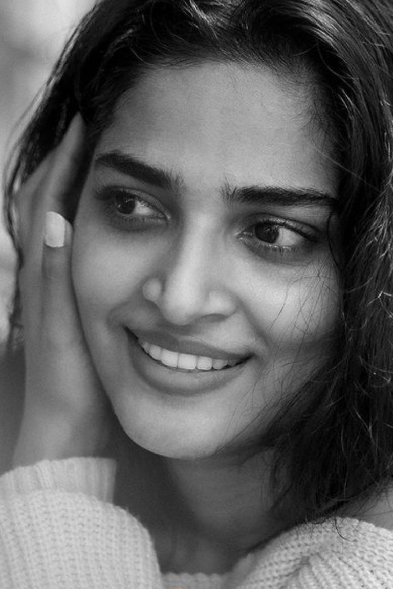 Actress Anagha – Photo Gallery - Suryan FM