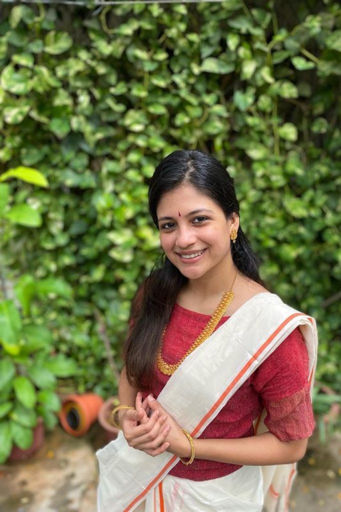Aditi Balan – Photo Gallery - Suryan FM