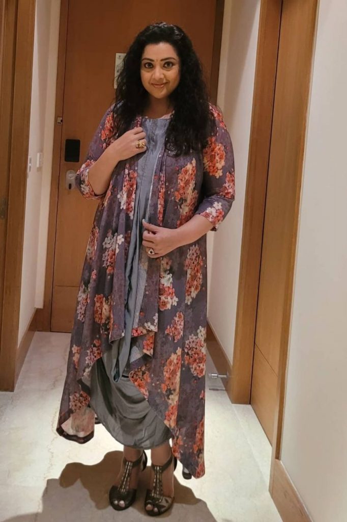 Actress Meena- Photo Gallery - Suryan FM