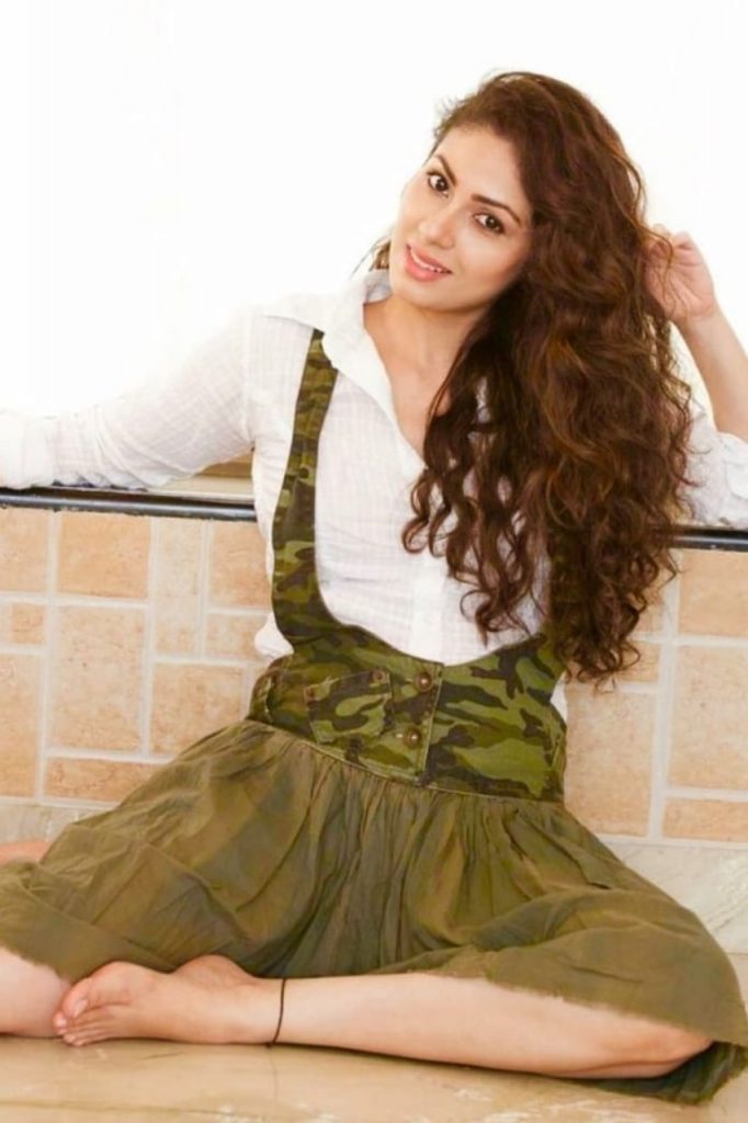 Actress Sadaa – Photo Gallery - Suryan FM