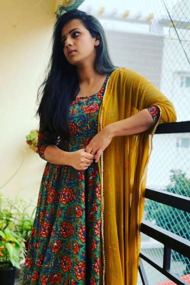 Sruthi Hariharan Photo Gallery - Suryan FM