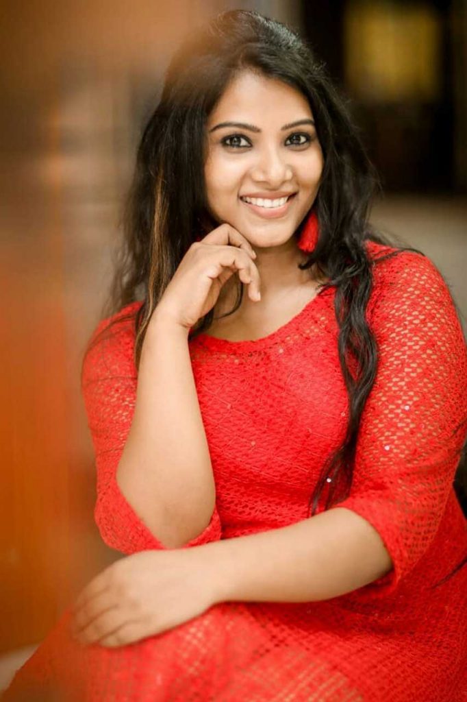 Actress Dhivya Duraisamy – Photo Gallery - Suryan FM