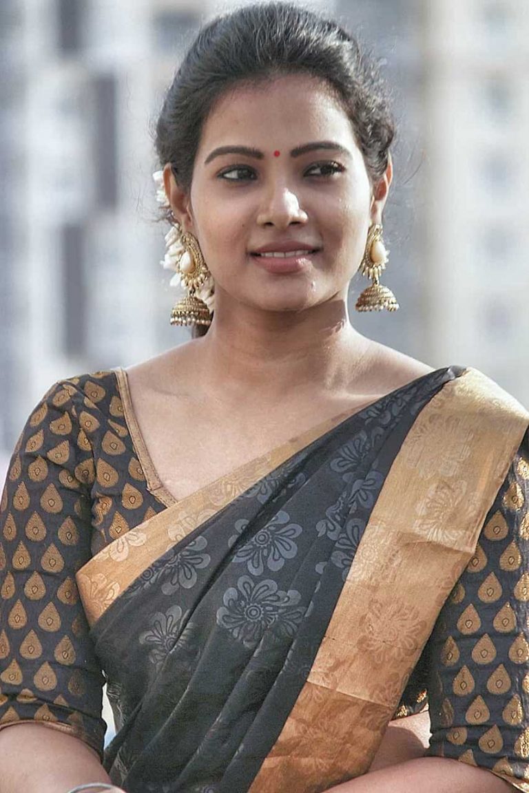 Actress Dhivya Duraisamy – Photo Gallery - Suryan FM