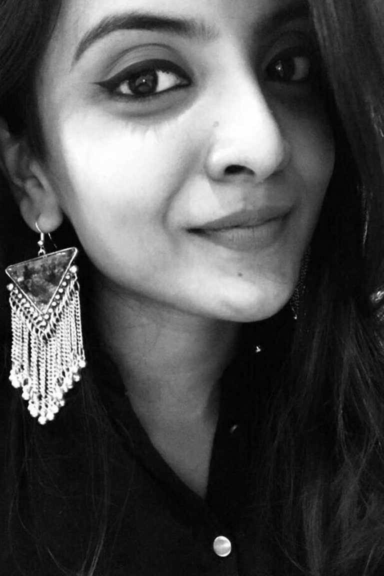 Nivedhithaa Sathish – Photo Gallery - Suryan FM