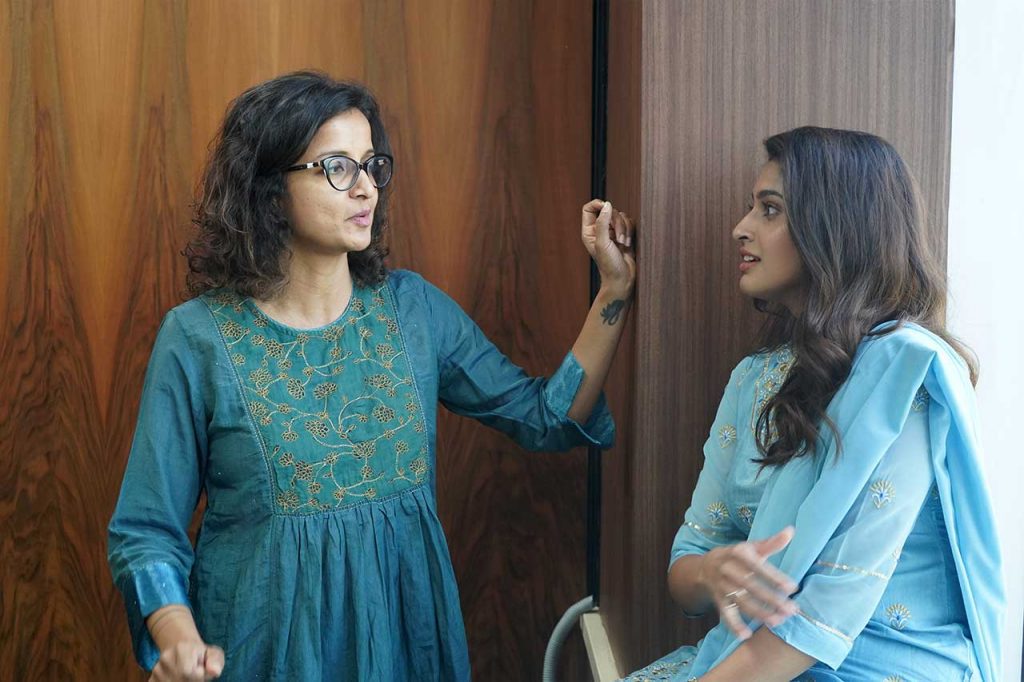 Kiruthiga Udhayanidhi – Exclusive Stills - Suryan FM