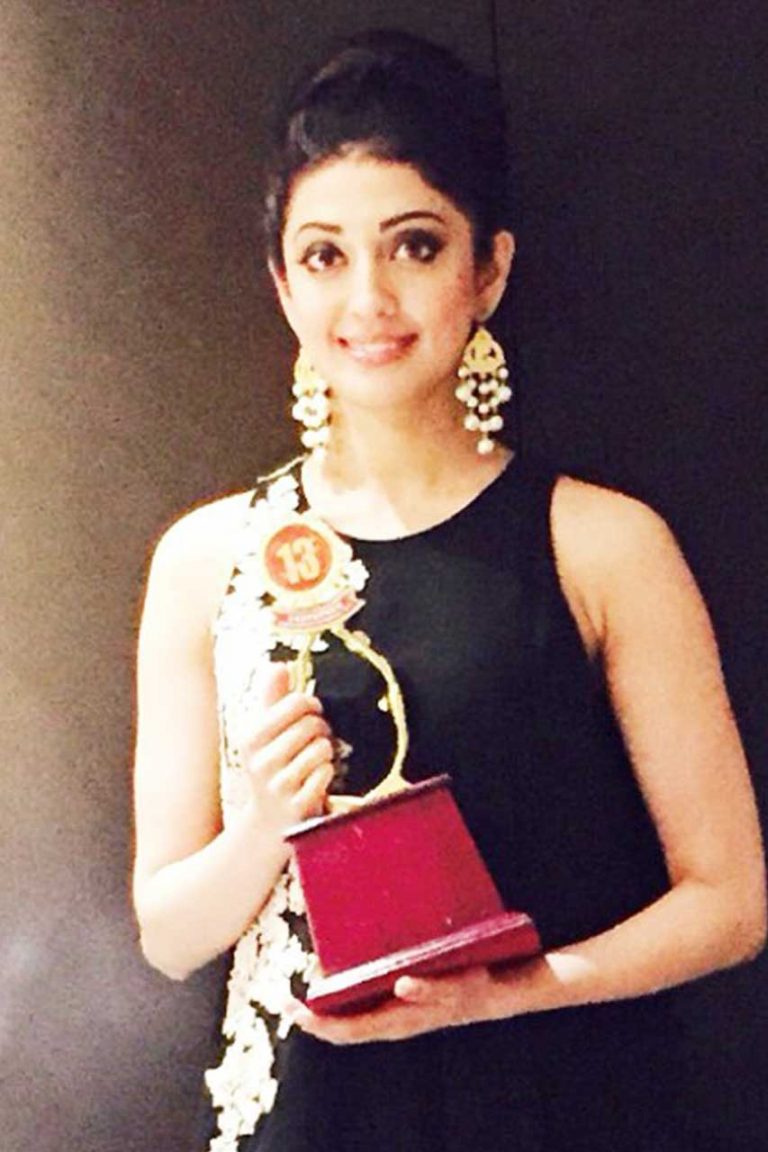 Pranitha Subhash – Photo Gallery - Suryan FM