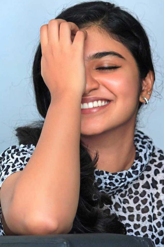 Raveena Ravi – Photo Gallery - Suryan FM