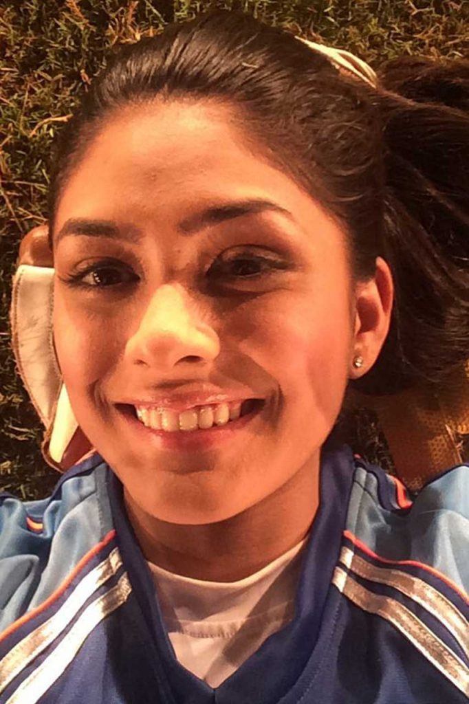 Mrunal Thakur – Photo Gallery - Suryan FM