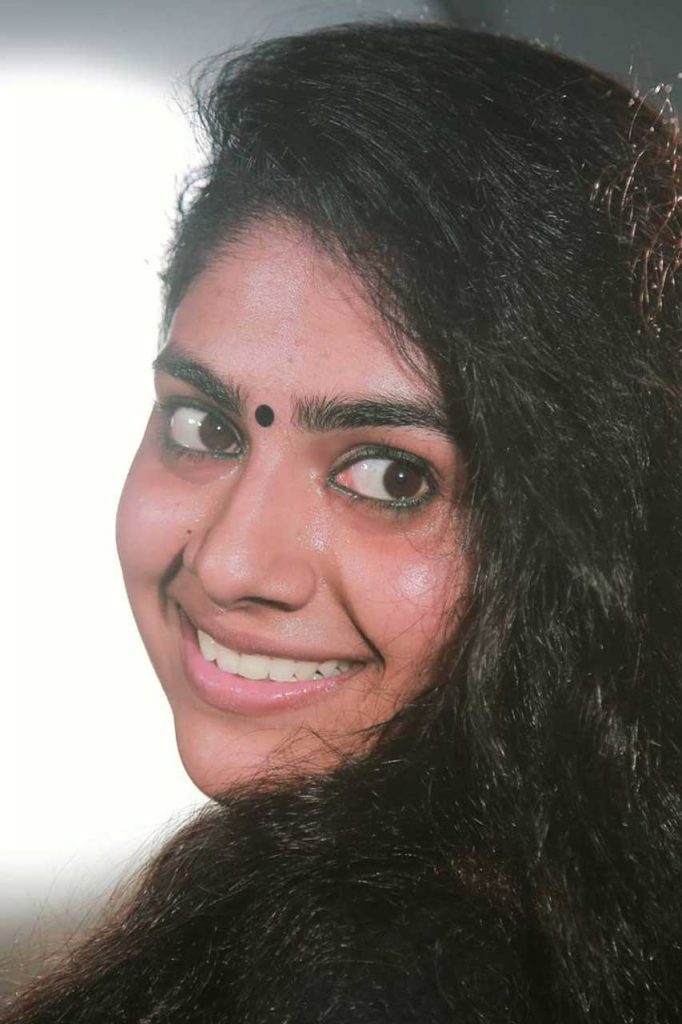 Nimisha Vijayan – Photo Gallery - Suryan FM