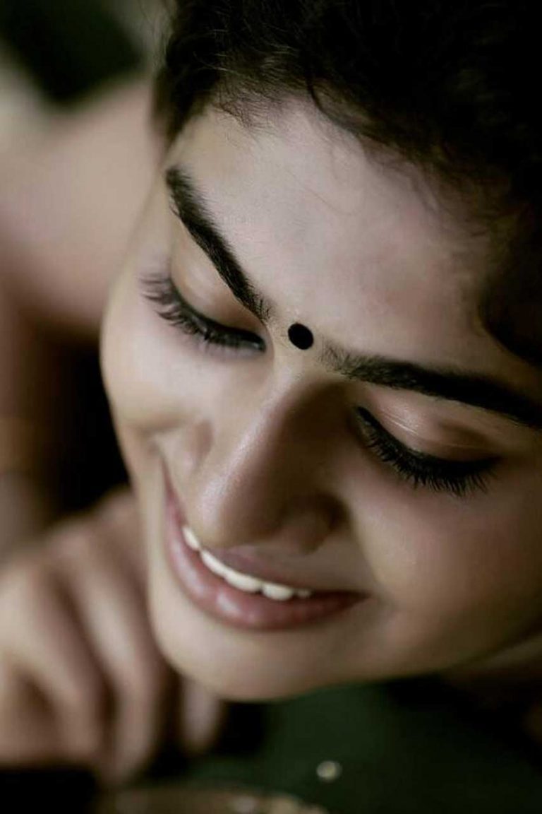 Nimisha Vijayan – Photo Gallery - Suryan FM