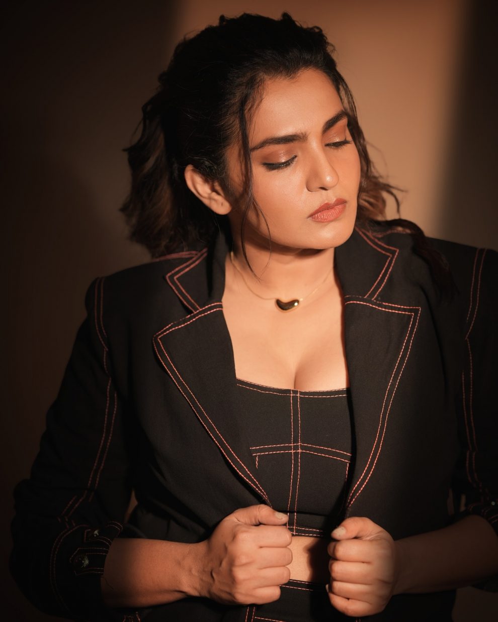 Parvathy Stuns in New Photoshoot: A Look at the Indian Actress’s Beauty ...