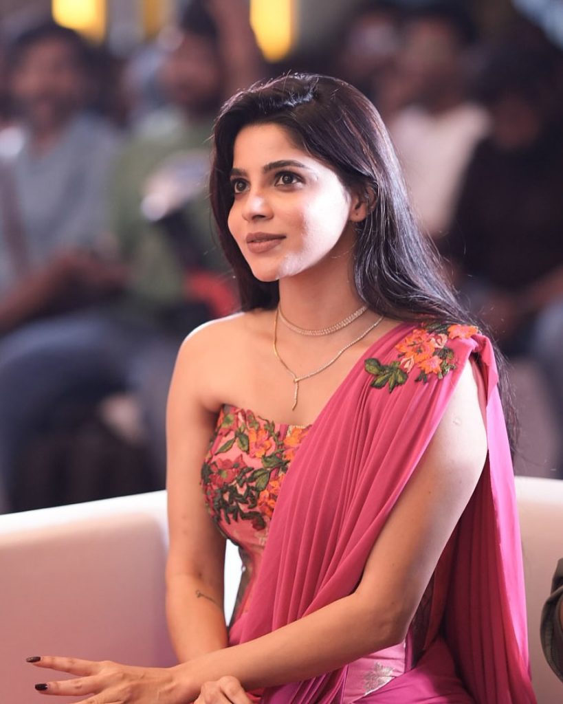 Divya Bharathi – Photo Gallery - Suryan FM