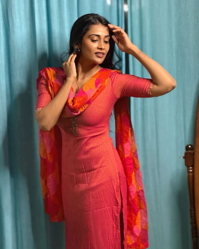 Poornima Ravi Mesmerizes Fans with Her Stunning Viral Photos - Suryan FM