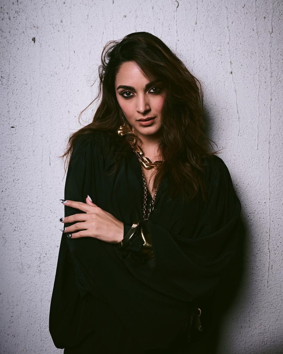 Kiara Advani Trends After War 2 Teaser Drops – Viral Photos - Suryan FM
